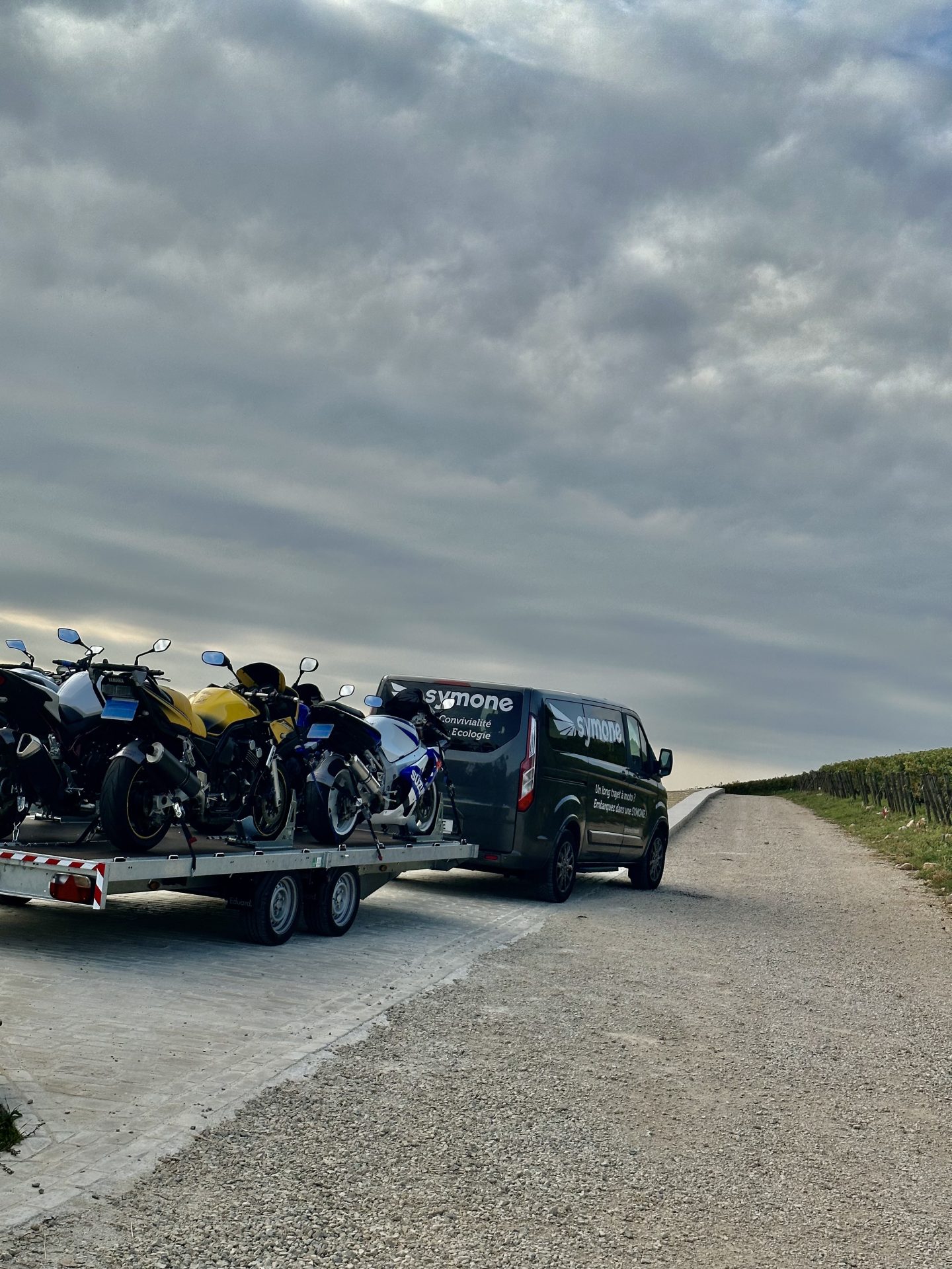 Roadtrip moto : Symone te transporte toi et ta moto - Liberty Rider